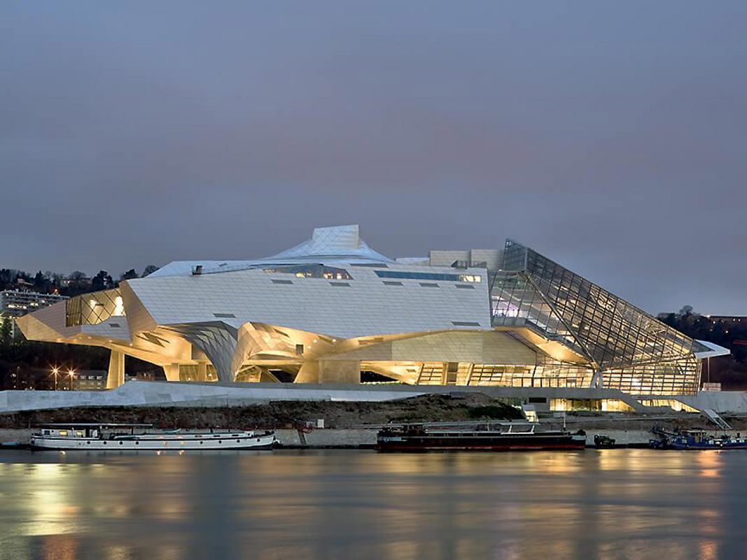 40 internal tension blinds at Museum Confluence